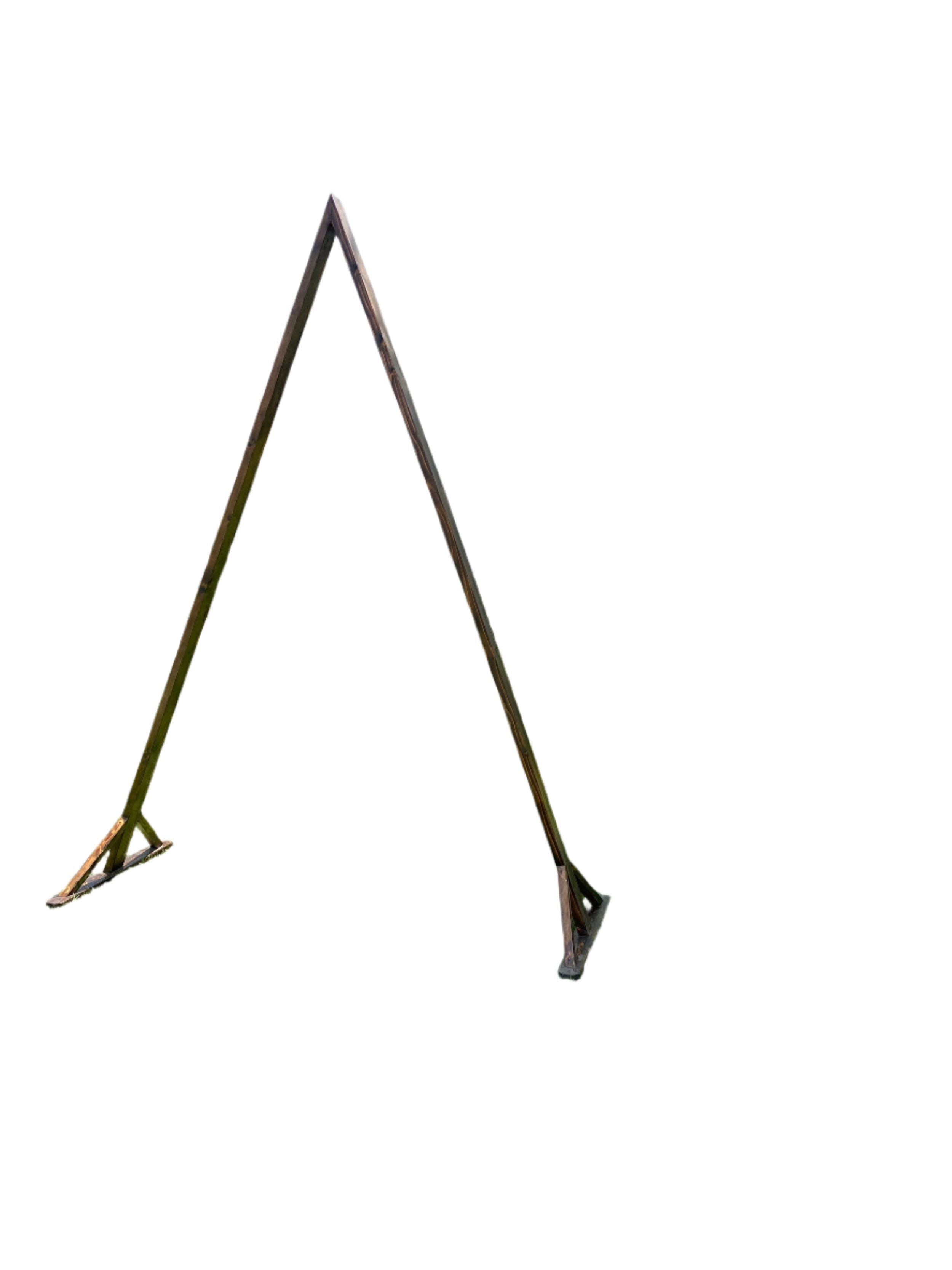 Triangle Arch – A Rental Connection